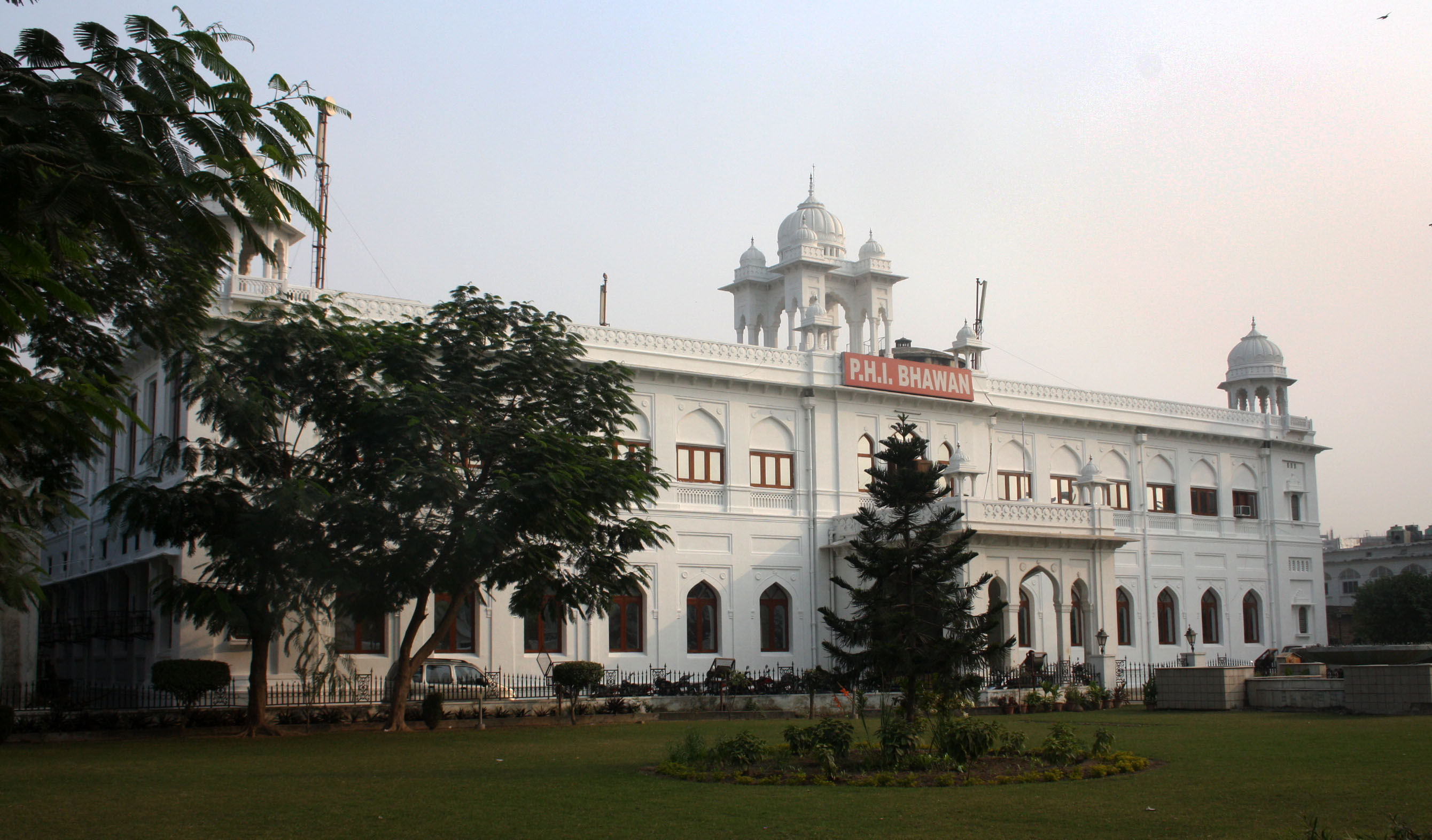 Ahmad Ozair's Review On KGMU - King Georges Medical University - GetMyUni